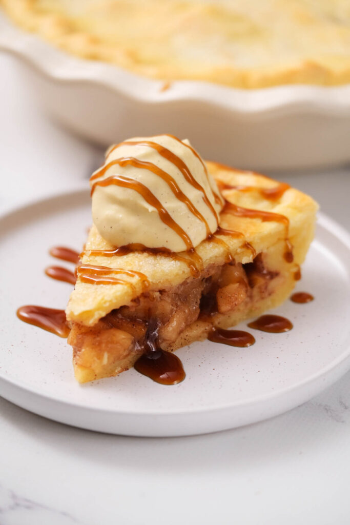 Simple Apple Pie - The Bitter Side of Sweet